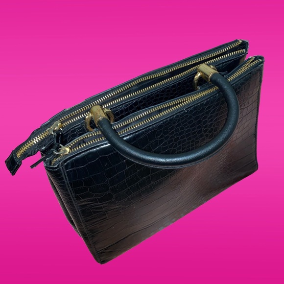 H&M | Bags | Hm Crossbody Leather Purse W Detachable Straps Pompom ...